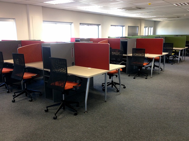 Urban World :: Urban World - Call Centre Desks