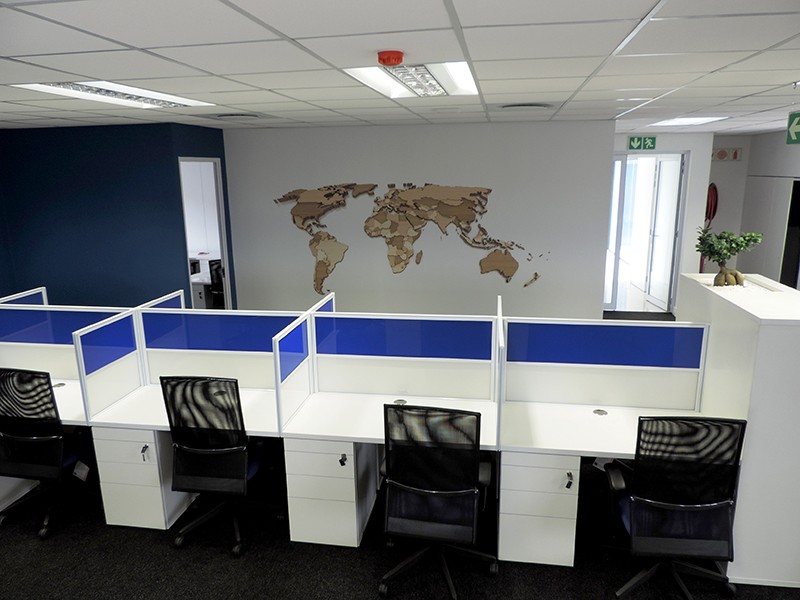 Urban World :: Urban World - Call Centre Desks